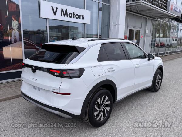 White Volkswagen T-Roc 2026 in Viljandi, with an engine capacity of 1.50 L and mileage of 10 thousand km for 28650 €, photo 4 on AUTOMOTO.COM.LV