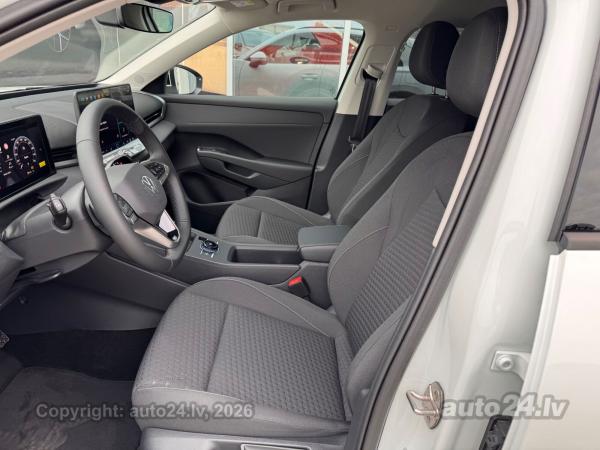 White Volkswagen T-Roc 2026 in Viljandi, with an engine capacity of 1.50 L and mileage of 10 thousand km for 28650 €, photo 5 on AUTOMOTO.COM.LV