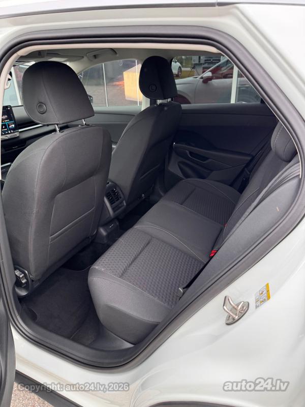 White Volkswagen T-Roc 2026 in Viljandi, with an engine capacity of 1.50 L and mileage of 10 thousand km for 28650 €, photo 6 on AUTOMOTO.COM.LV