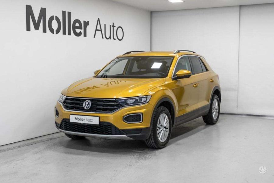 Yellow Volkswagen T-Roc 2019 in Vilnius, with an engine capacity of 1.50 L and mileage of 149 thousand km for 15700 €, photo 1 on AUTOMOTO.COM.LV