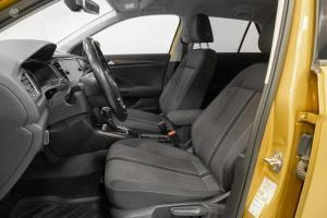 Yellow Volkswagen T-Roc 2019 in Vilnius, with an engine capacity of 1.50 L and mileage of 149 thousand km for 15700 €, photo 5 on AUTOMOTO.COM.LV