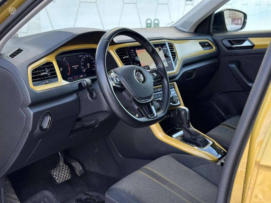 Dzeltens Volkswagen T-Roc 2019 Viļņa, ar dzinēja tilpumu 1.50 L un nobraukumu 89 tūkst. km par 19990 €, foto 7 vietnē AUTOMOTO.COM.LV