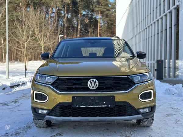 Yellow Volkswagen T-Roc 2019 in Vilnius, with an engine capacity of 1.50 L and mileage of 89 thousand km for 18999 €, photo 2 on AUTOMOTO.COM.LV
