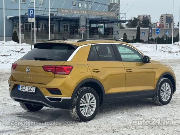 Yellow Volkswagen T-Roc 2019 in Tallinn, with an engine capacity of 2.00 L and mileage of 136 thousand km for 16900 €, photo 3 on AUTOMOTO.COM.LV