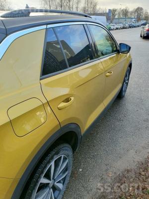 Dzeltens Volkswagen T-Roc 2019 Rīga, ar dzinēja tilpumu 2.00 L un nobraukumu 76 tūkst. km par 17000 €, foto 5 vietnē AUTOMOTO.COM.LV