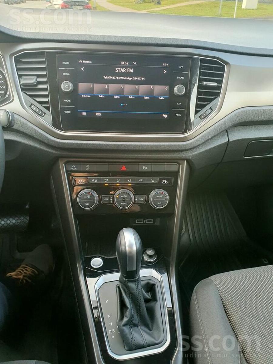 Dzeltens Volkswagen T-Roc 2019 Rīga, ar dzinēja tilpumu 2.00 L un nobraukumu 76 tūkst. km par 17000 €, foto 6 vietnē AUTOMOTO.COM.LV