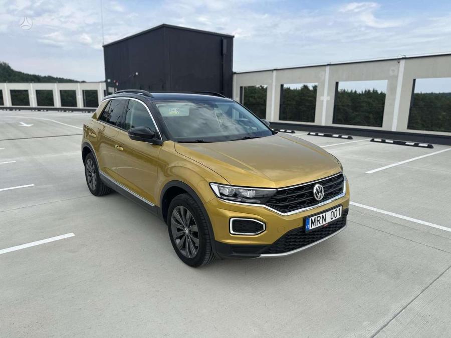 Yellow Volkswagen T-Roc 2019 in Vilnius, with an engine capacity of 1.97 L and mileage of 63 thousand km for 18900 €, photo 3 on AUTOMOTO.COM.LV
