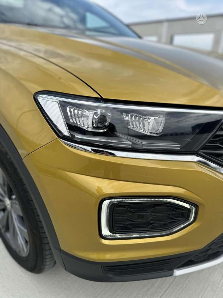 Yellow Volkswagen T-Roc 2019 in Vilnius, with an engine capacity of 1.97 L and mileage of 63 thousand km for 18900 €, photo 6 on AUTOMOTO.COM.LV