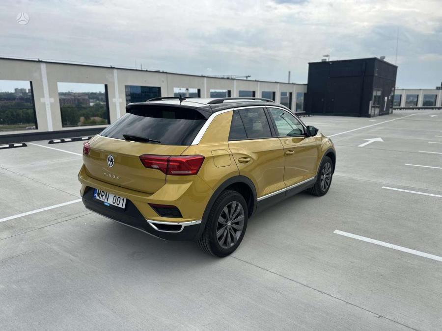 Yellow Volkswagen T-Roc 2019 in Vilnius, with an engine capacity of 1.97 L and mileage of 63 thousand km for 18900 €, photo 7 on AUTOMOTO.COM.LV