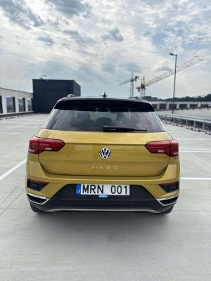 Yellow Volkswagen T-Roc 2019 in Vilnius, with an engine capacity of 1.97 L and mileage of 63 thousand km for 18900 €, photo 8 on AUTOMOTO.COM.LV
