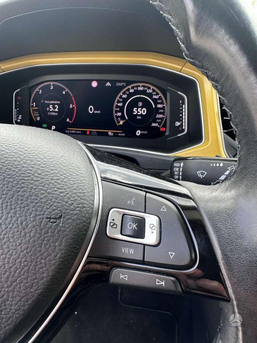 Yellow Volkswagen T-Roc 2019 in Vilnius, with an engine capacity of 1.97 L and mileage of 63 thousand km for 18900 €, photo 11 on AUTOMOTO.COM.LV