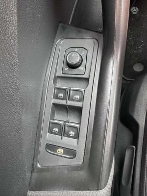 Yellow Volkswagen T-Roc 2019 in Vilnius, with an engine capacity of 1.97 L and mileage of 63 thousand km for 18900 €, photo 15 on AUTOMOTO.COM.LV