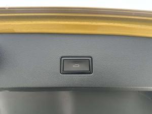 Yellow Volkswagen T-Roc 2019 in Vilnius, with an engine capacity of 1.97 L and mileage of 63 thousand km for 18900 €, photo 17 on AUTOMOTO.COM.LV