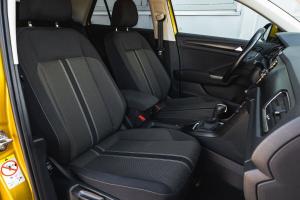 Dzeltens Volkswagen T-Roc 2019 Ventspils, ar dzinēja tilpumu 2.00 L un nobraukumu 90 tūkst. km par 17450 €, foto 16 vietnē AUTOMOTO.COM.LV