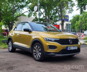 Dzeltens Volkswagen T-Roc 2020 Rīga, ar dzinēja tilpumu 1.50 L un nobraukumu 141 tūkst. km par 18000 €, foto 4 vietnē AUTOMOTO.COM.LV