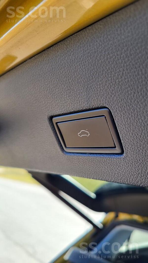 Yellow Volkswagen T-Roc 2020 in Riga, with an engine capacity of 1.50 L and mileage of 141 thousand km for 18000 €, photo 10 on AUTOMOTO.COM.LV