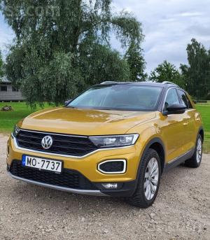 Dzeltens Volkswagen T-Roc 2020 Rīga, ar dzinēja tilpumu 1.50 L un nobraukumu 143 tūkst. km par 17900 €, foto  vietnē AUTOMOTO.COM.LV