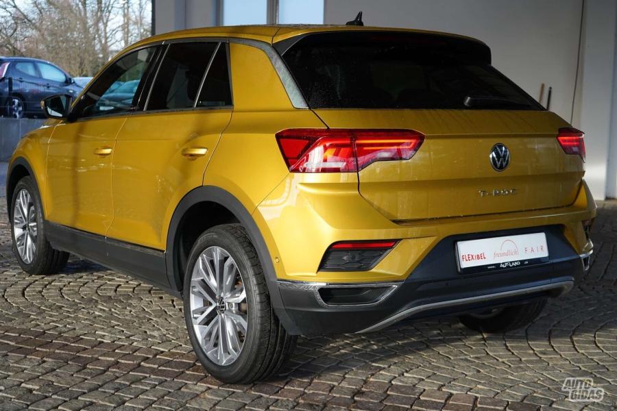 Dzeltens Volkswagen T-Roc 2021 Kauņa, ar dzinēja tilpumu 1.00 L un nobraukumu 22 tūkst. km par 23935 €, foto 3 vietnē AUTOMOTO.COM.LV