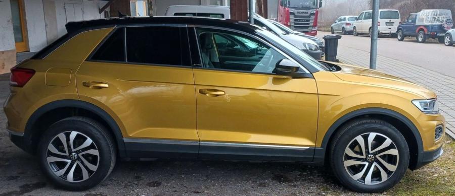 Dzeltens Volkswagen T-Roc 2021 Kauņa, ar dzinēja tilpumu 1.50 L un nobraukumu 79 tūkst. km par 22170 €, foto 4 vietnē AUTOMOTO.COM.LV