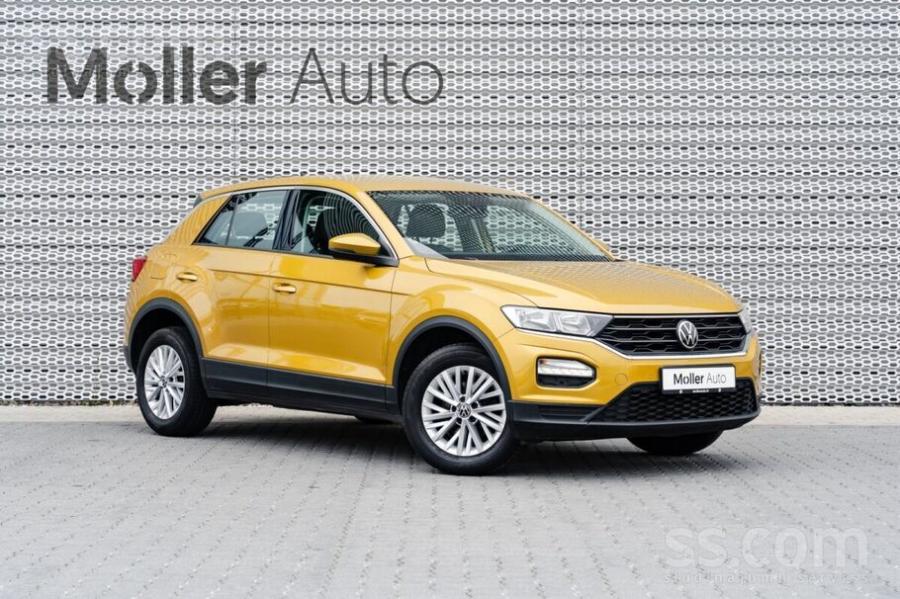 Yellow Volkswagen T-Roc 2021 in Riga, with an engine capacity of 1.00 L and mileage of 76 thousand km for 13950 €, photo 3 on AUTOMOTO.COM.LV