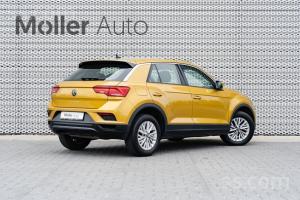 Yellow Volkswagen T-Roc 2021 in Riga, with an engine capacity of 1.00 L and mileage of 76 thousand km for 13950 €, photo 5 on AUTOMOTO.COM.LV