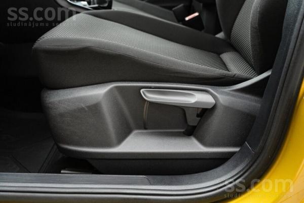 Желтый Фольксваген Ти-Рок 2021 в Рига, объемом двигателя 1.00 л и пробегом 76 тыс. км за 13950 €, фото 7 на AUTOMOTO.COM.LV