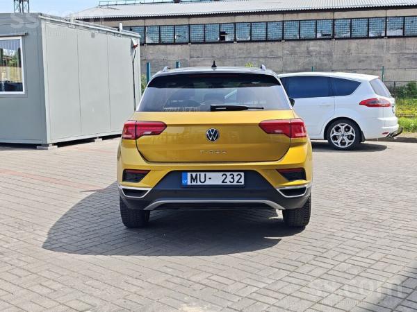 Dzeltens Volkswagen T-Roc 2021 Liepāja, ar dzinēja tilpumu 1.50 L un nobraukumu 84 tūkst. km par 20000 €, foto 4 vietnē AUTOMOTO.COM.LV