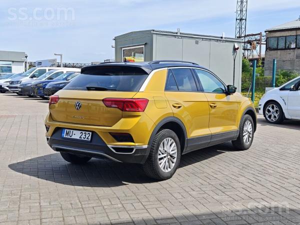 Dzeltens Volkswagen T-Roc 2021 Liepāja, ar dzinēja tilpumu 1.50 L un nobraukumu 84 tūkst. km par 20000 €, foto 5 vietnē AUTOMOTO.COM.LV
