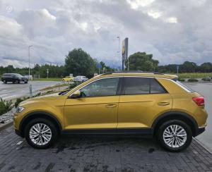 Yellow Volkswagen T-Roc 2021 in Vilnius, with an engine capacity of 1.50 L and mileage of 88 thousand km for 19990 €, photo 6 on AUTOMOTO.COM.LV