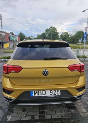 Yellow Volkswagen T-Roc 2021 in Vilnius, with an engine capacity of 1.50 L and mileage of 88 thousand km for 19990 €, photo 9 on AUTOMOTO.COM.LV