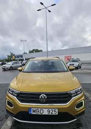 Yellow Volkswagen T-Roc 2021 in Vilnius, with an engine capacity of 1.50 L and mileage of 88 thousand km for 19990 €, photo 10 on AUTOMOTO.COM.LV