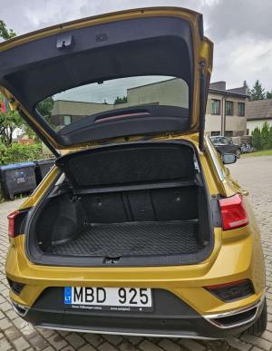 Yellow Volkswagen T-Roc 2021 in Vilnius, with an engine capacity of 1.50 L and mileage of 88 thousand km for 19990 €, photo 14 on AUTOMOTO.COM.LV