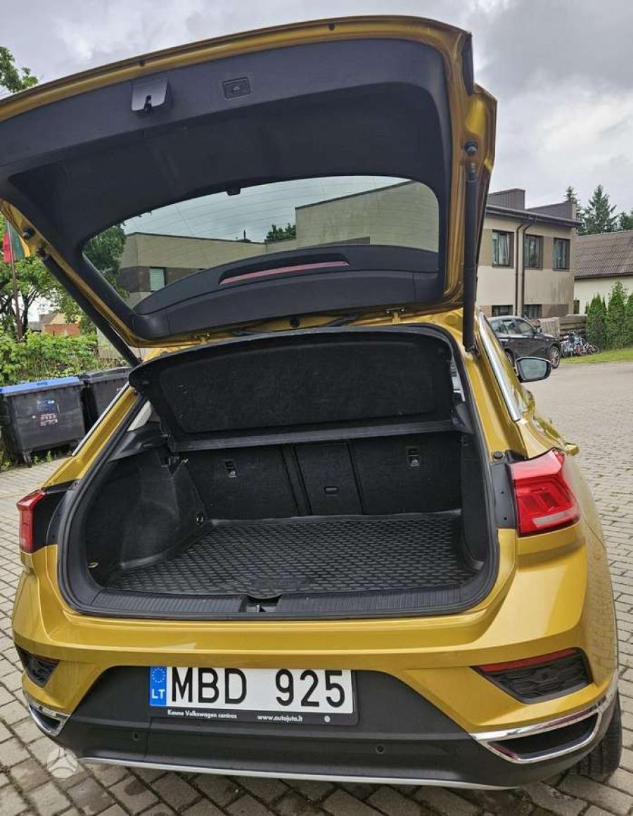 Yellow Volkswagen T-Roc 2021 in Vilnius, with an engine capacity of 1.50 L and mileage of 88 thousand km for 19990 €, photo 14 on AUTOMOTO.COM.LV
