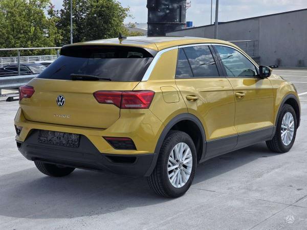 Dzeltens Volkswagen T-Roc 2021 Viļņa, ar dzinēja tilpumu 1.00 L un nobraukumu 82 tūkst. km par 14800 €, foto 3 vietnē AUTOMOTO.COM.LV
