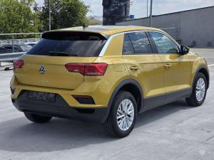 Yellow Volkswagen T-Roc 2021 in Vilnius, with an engine capacity of 1.00 L and mileage of 82 thousand km for 14800 €, photo 4 on AUTOMOTO.COM.LV