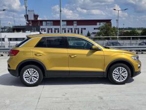 Yellow Volkswagen T-Roc 2021 in Vilnius, with an engine capacity of 1.00 L and mileage of 82 thousand km for 14800 €, photo 9 on AUTOMOTO.COM.LV