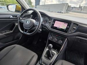 Yellow Volkswagen T-Roc 2021 in Vilnius, with an engine capacity of 1.00 L and mileage of 82 thousand km for 14800 €, photo 11 on AUTOMOTO.COM.LV