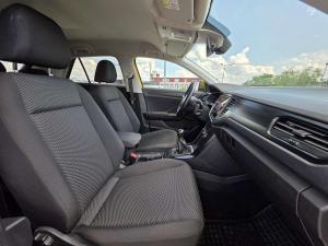 Yellow Volkswagen T-Roc 2021 in Vilnius, with an engine capacity of 1.00 L and mileage of 82 thousand km for 14800 €, photo 12 on AUTOMOTO.COM.LV