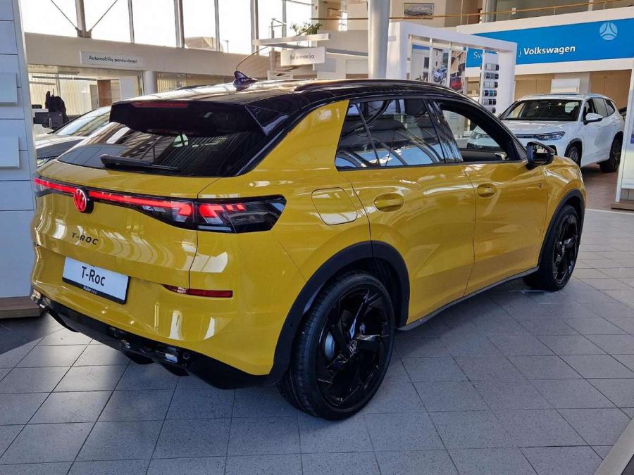 Yellow Volkswagen T-Roc 2026 in Vilnius, with an engine capacity of 1.50 L and mileage of 1 thousand km for 39990 €, photo 3 on AUTOMOTO.COM.LV