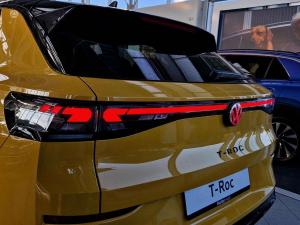 Yellow Volkswagen T-Roc 2026 in Vilnius, with an engine capacity of 1.50 L and mileage of 1 thousand km for 39990 €, photo 4 on AUTOMOTO.COM.LV