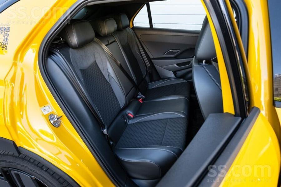Dzeltens Volkswagen T-Roc 2026 Rīga, ar dzinēja tilpumu 1.50 L un nobraukumu 8 tūkst. km par 36250 €, foto 8 vietnē AUTOMOTO.COM.LV