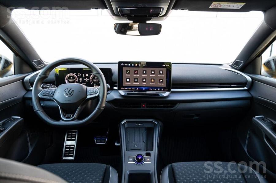 Dzeltens Volkswagen T-Roc 2026 Rīga, ar dzinēja tilpumu 1.50 L un nobraukumu 8 tūkst. km par 36250 €, foto 9 vietnē AUTOMOTO.COM.LV