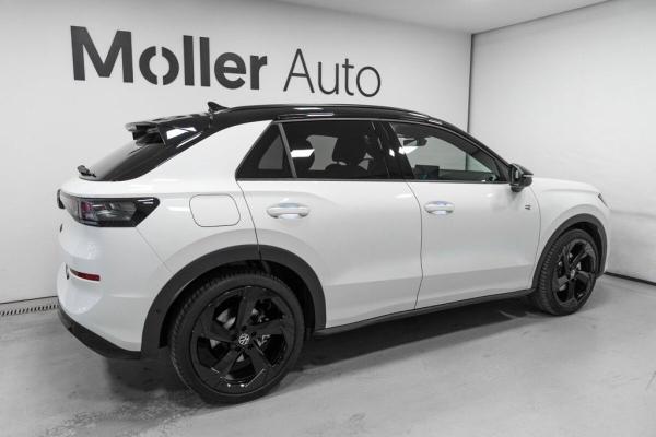 Volkswagen T-Roc 2026 Viļņa vietnē Dzeltens Volkswagen T-Roc 2026 Viļņa, ar dzinēja tilpumu 1.50 L un nobraukumu 12 tūkst. km par 35500 €, foto 5 vietnē AUTOMOTO.COM.LV