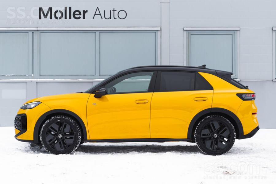 Yellow Volkswagen T-Roc 2026 in Ventspils, with an engine capacity of 1.50 L and mileage of 3 thousand km for 38900 €, photo 3 on AUTOMOTO.COM.LV