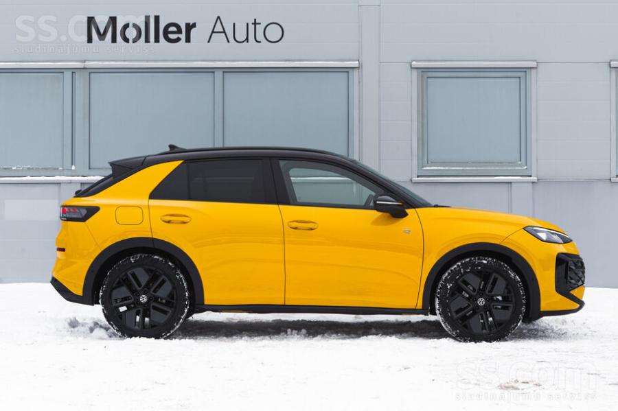 Yellow Volkswagen T-Roc 2026 in Ventspils, with an engine capacity of 1.50 L and mileage of 3 thousand km for 38900 €, photo 6 on AUTOMOTO.COM.LV