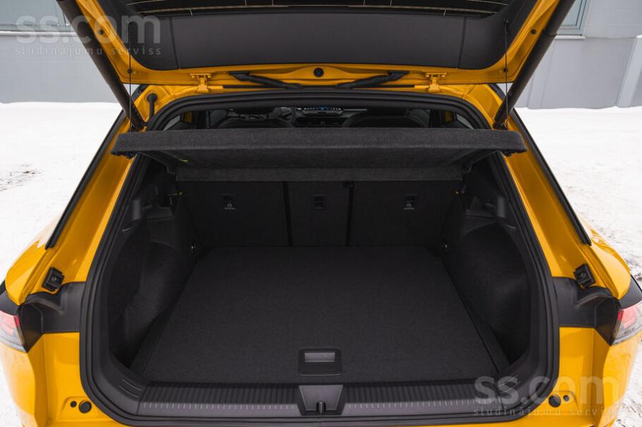 Yellow Volkswagen T-Roc 2026 in Ventspils, with an engine capacity of 1.50 L and mileage of 3 thousand km for 38900 €, photo 15 on AUTOMOTO.COM.LV