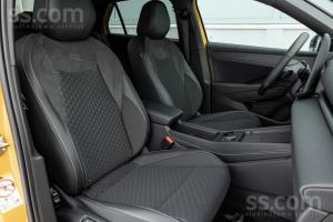 Yellow Volkswagen T-Roc 2026 in Ventspils, with an engine capacity of 1.50 L and mileage of 3 thousand km for 38900 €, photo 18 on AUTOMOTO.COM.LV