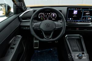 Yellow Volkswagen T-Roc 2026 in Ventspils, with an engine capacity of 1.50 L and mileage of 3 thousand km for 38900 €, photo 21 on AUTOMOTO.COM.LV