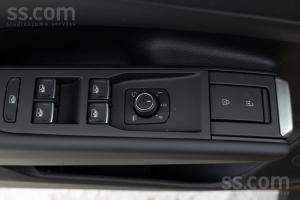 Yellow Volkswagen T-Roc 2026 in Ventspils, with an engine capacity of 1.50 L and mileage of 3 thousand km for 38900 €, photo 35 on AUTOMOTO.COM.LV