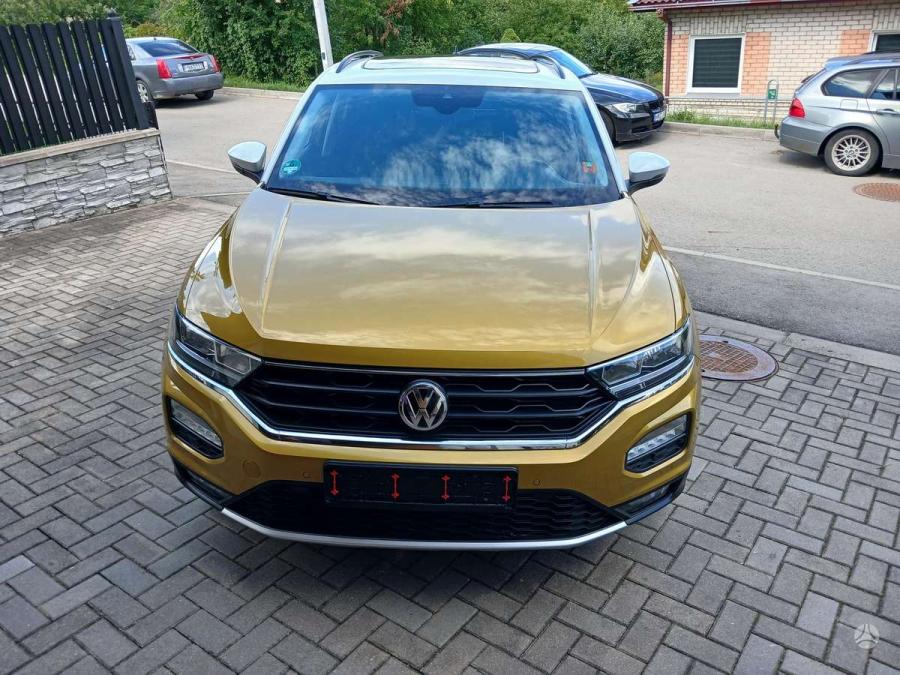Dzeltens Volkswagen T-Roc 2020 Šauļi, ar dzinēja tilpumu 1.50 L un nobraukumu 110 tūkst. km par 16900 €, foto 3 vietnē AUTOMOTO.COM.LV
